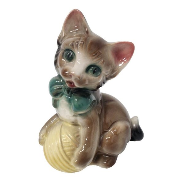 Royal Copley | Accents | Vintage Royal Coplay Ceramic Kitten With Ball ...